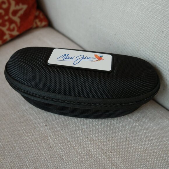 Maui Jim | Accessories | Maui Jim Sport Clamshell Felt Lined Hard ...